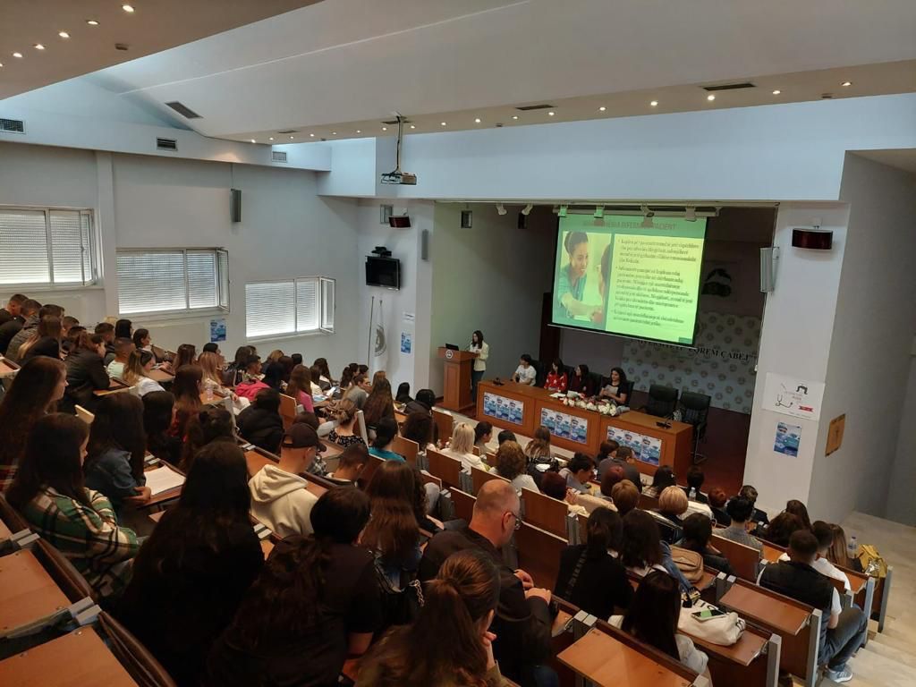 Profesioni i infermierit: Si t’i kthejmë sytë nga profesionistët dhe ...